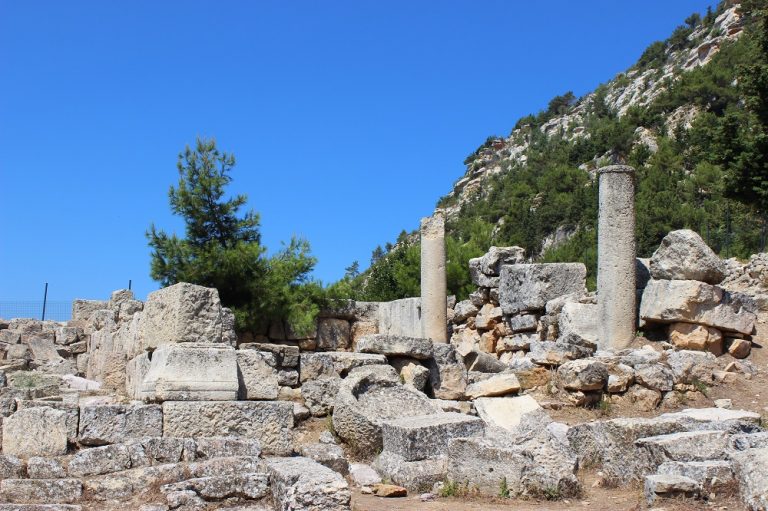 Sfireh Temple, Dennieh - LebanonUntravelled.com